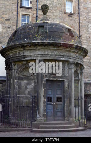 Mausoleum of Sir George “Bloody” Mackenzie in Greyfriars Kirkyard in ...