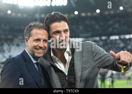 Gianlugii Buffon (PSG) and Fabio Paratici (Juventus) during the Serie A ...
