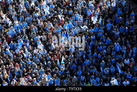 Manchester City fans gather for the trophy parade in Manchester Stock ...
