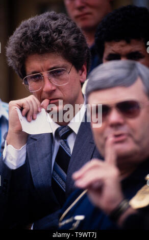 Operation Rescue leader Randall Terry confronting police and leading ...