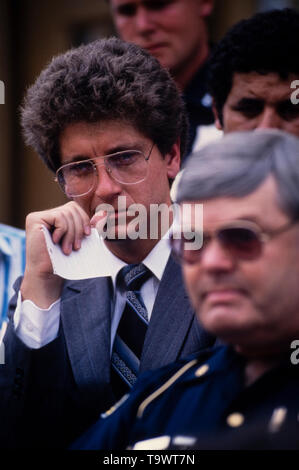 Operation Rescue leader Randall Terry confronting police and leading ...