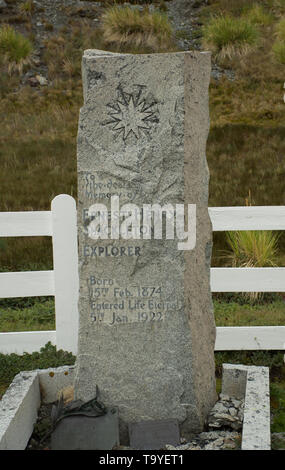 The grave of explorer Sir Ernest Shackleton at the Grytviken whaler's ...