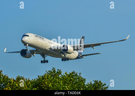 Lufthansa, Airbus, A350-900, Turbine blade, engine, maintenance ...