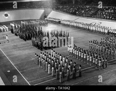 Parade of the National Socialist organization "Strength through Joy ...