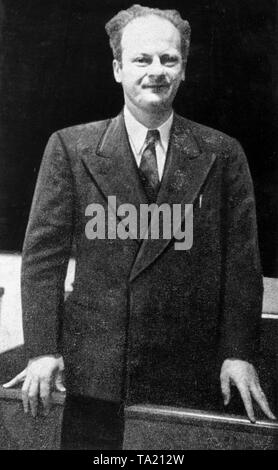 Hans Bethe, German-American Physicist Stock Photo - Alamy