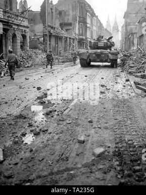 Cologne, Germany 1945 American troops escort captured German soldiers ...