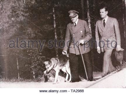 Hitler and His Dog Blondi Stock Photo - Alamy