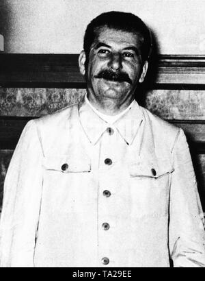 Portrait of Joseph Stalin in black and white - stencil style Stock ...