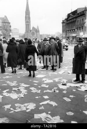 An election poster from the 1930s in Germany, saying "vote Hitler Stock ...