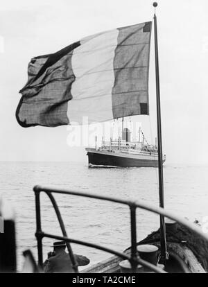 The French ocean liner SS "Champlain" reaches the port of New York City ...