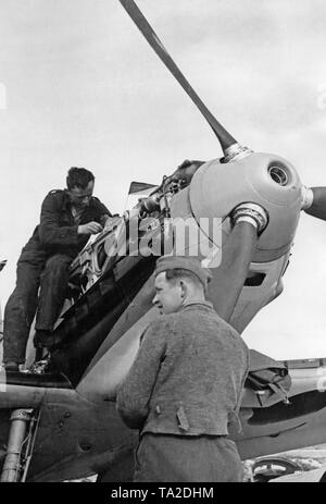 Maintenance of the fighter aircraft Messerschmitt Me 109 Stock Photo ...
