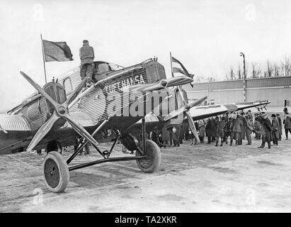 transport / transportation,aviation,airplane,Junkers Ju F 13,boarding ...