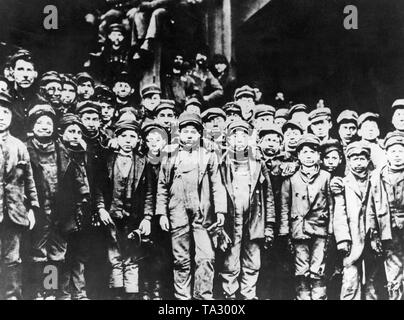 Child labour in the USA; 1911. South Pittston, Pa. Breaker boys working ...
