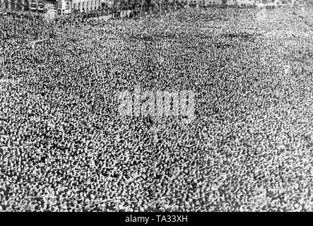 Adolf Hitler makes a speech in the Reichstag, 1939 Stock Photo - Alamy