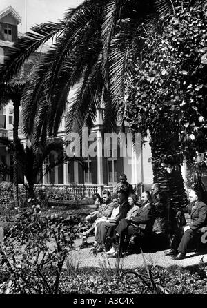 Vacationers of the Nazi organization "Kraft durch Freude" ("Strength ...