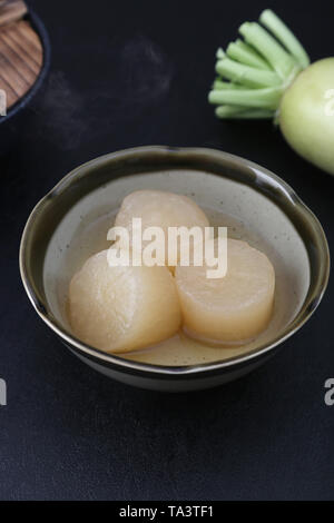 Daikon-oroshi (Grated Japanese radish Stock Photo - Alamy