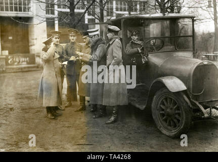 In the course of the January uprising government-loyal Freikorps units ...