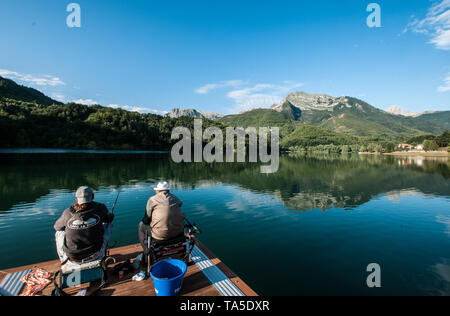 TUSCANY HIGH VALLEY LAKE SERCHIO Gramolazzo Stock Photo - Alamy