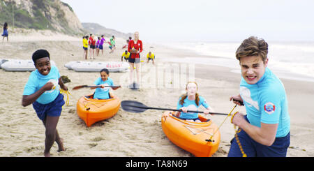 MALIBU RESCUE, (aka MALIBU RESCUE: THE MOVIE), from left: Abby Donnelly ...