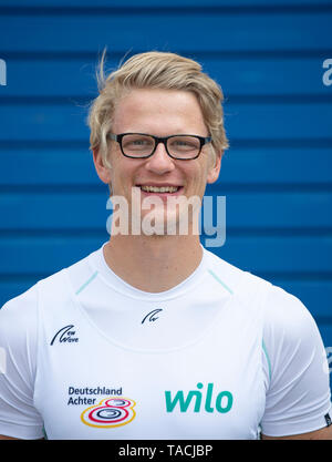 (dpa) - The rowers of the German Men Eight pose with their silver ...