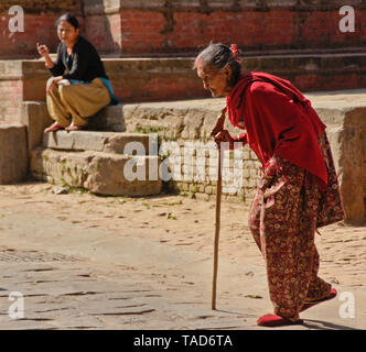 Elderly hunched woman Stock Photo - Alamy