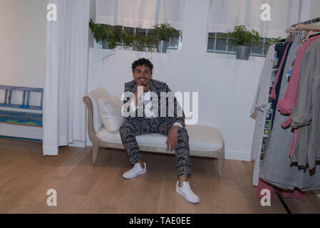 Paris - Shop Agnès b. - Opening night shop Chaillot Stock Photo - Alamy