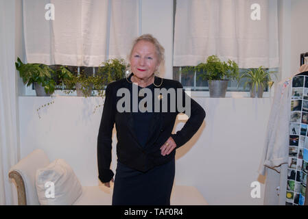 Paris - Shop Agnès b. - Opening night shop Chaillot Stock Photo - Alamy
