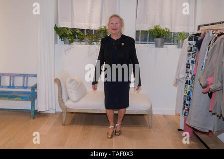 Paris - Shop Agnès b. - Opening night shop Chaillot Stock Photo - Alamy