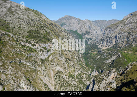 Impressive landscape view of La Hermida Gorge from Santa Catalina ...