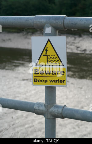 Beware of Deep Water warning sign at Yunhan Pond at the Chiang Kai-Shek ...