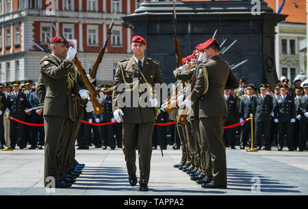 The Changing of the Guard, Croatian soldiers in historical regalia in ...