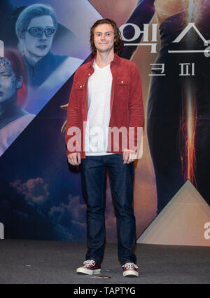 Evan Peters Press Conference of the movie -The Beauty- Hotel de la ...