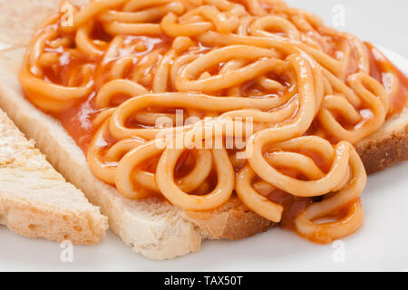 a plate of canned spaghetti on toast Stock Photo: 43428921 - Alamy