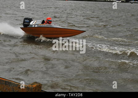Powerboat Racing - Oulton Broad - GT30 - Thomas Mantripp Stock Photo ...
