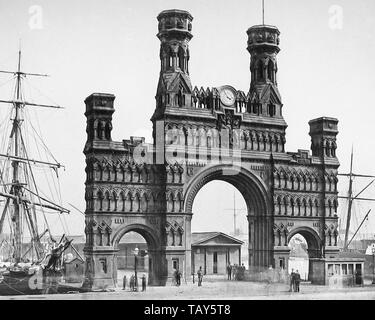 Royal Arch, Dundee, Scotland Stock Photo - Alamy
