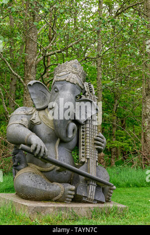 The group of musical and dancing Ganeshas Stock Photo - Alamy