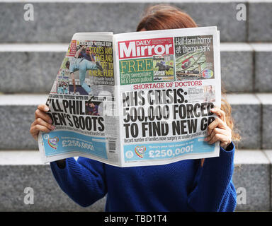The Daily Mirror Masthead Stock Photo - Alamy