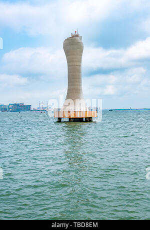 Lighthouse building in Zhanjiang Bay Stock Photo - Alamy
