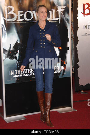 "Beowulf" (Premiere) Robin Wright Penn 11-5-2007 / Westwood Village Theater / Los Angeles, CA ...