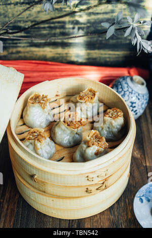 Golden roast wheat Stock Photo - Alamy