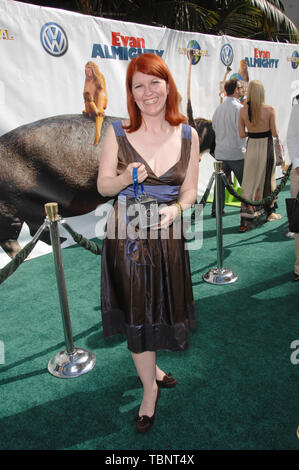 Kate Flannery World Premiere of 'Evan Almighty' at the Gibson ...
