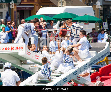 SETE, FRANCE - June 20, 2017: Water jousting competition which lasted ...