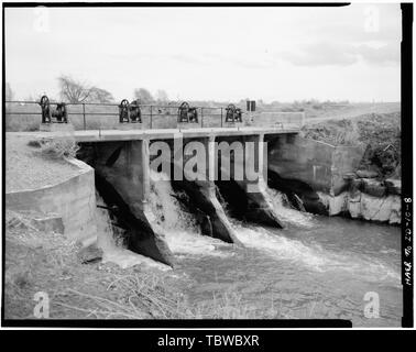 MAIN CANAL HEADGATE, VIEW OF SOUTH ELEVATION Snake River Valley ...