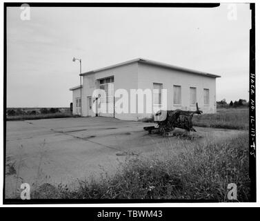 MISSILE ASSEMBLY BUILDING, FRONT, LOOKING EAST. NIKE Missile Base C84 ...