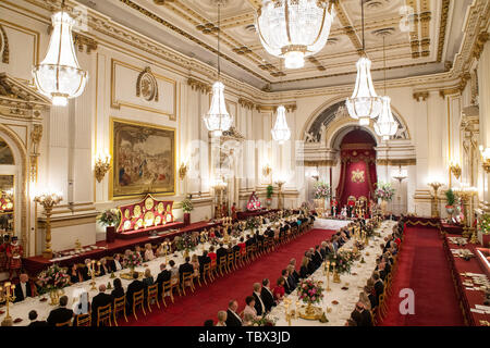 A view of guests during the state banquet at Windsor Castle, Berkshire ...