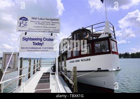 Cruise boat Judge Ben Wiles docked at Clift park, Skaneateles, New York ...