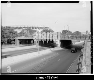 The Macombs Dam Bridge, spanning the Harlem River in New York City, was ...
