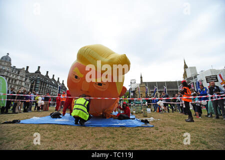 Donald Trump baby balloon in Paris Stock Photo - Alamy