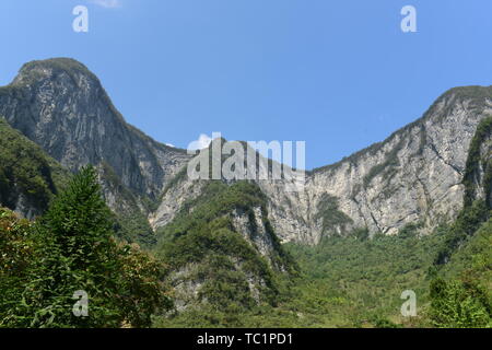 Dashan blue sky and white clouds Stock Photo - Alamy