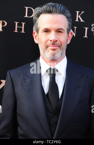 Director Simon Kinberg attends a photo call for the film X-Man: Dark ...